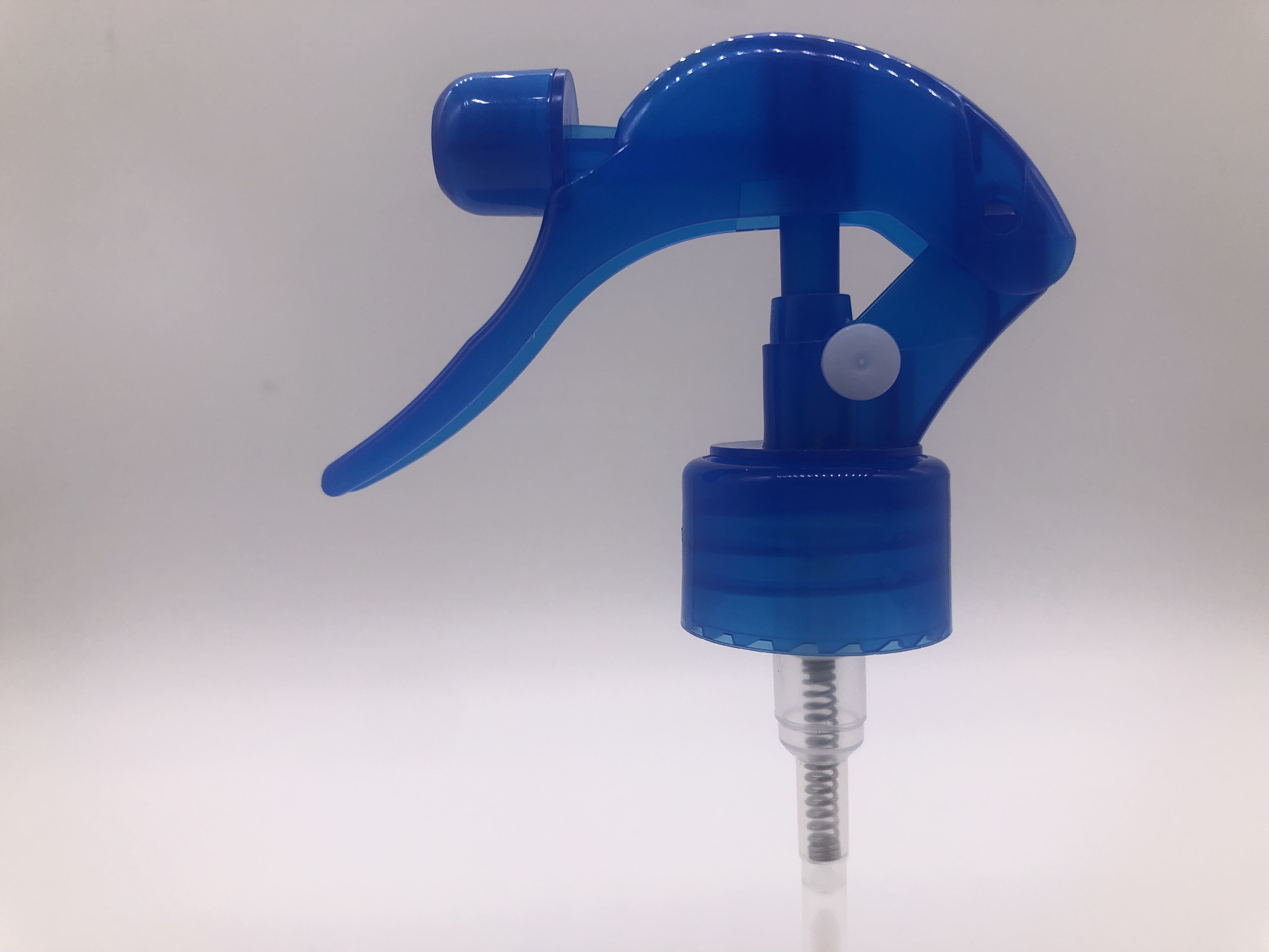 Blue Color Plastic Pump Sprayer Customized Tube Length 28 / 410 For ...